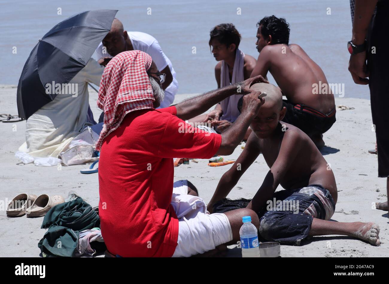 Tonsuring hair hi-res stock photography and images - Alamy