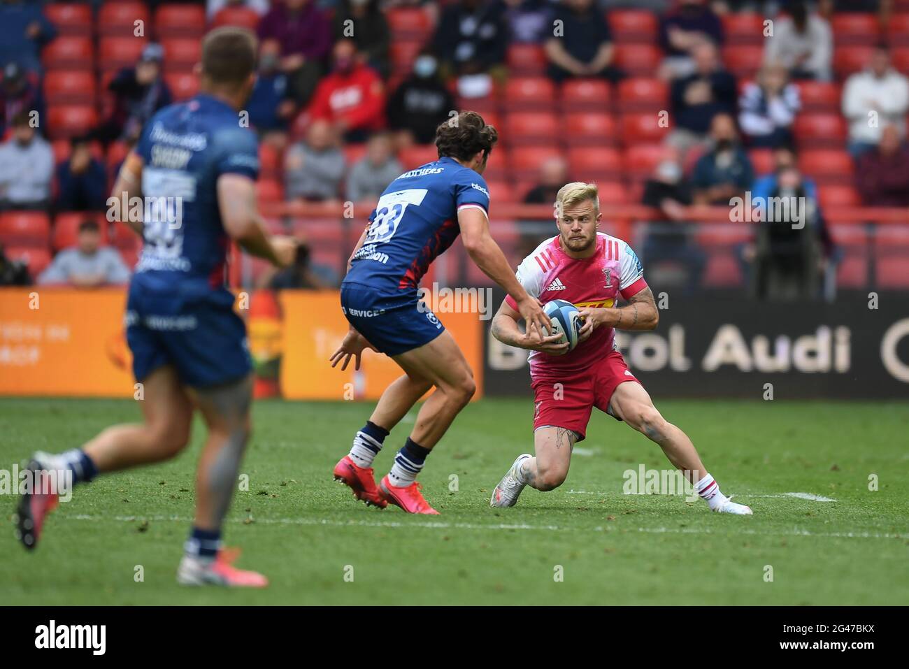 Tyrone Green of Harlequins Rugby takes on Piers O'Conor of Bristol ...