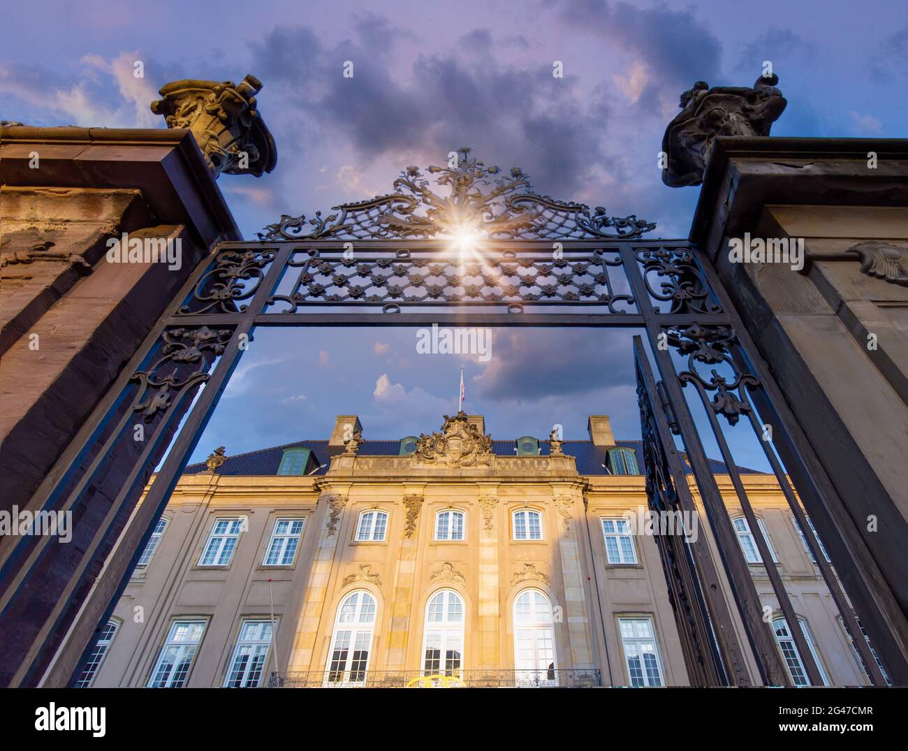 Aristocratic neighbourhood hi-res stock photography and images - Alamy