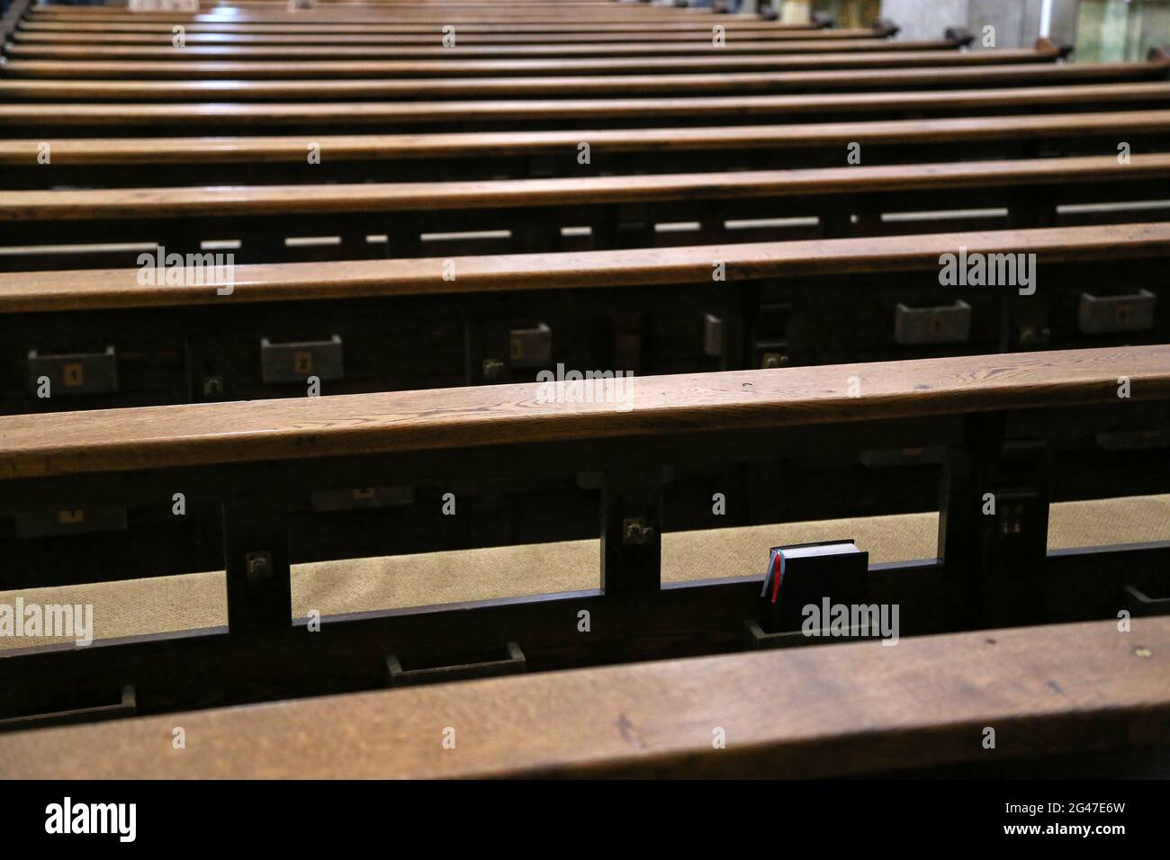 Antique church pews hi-res stock photography and images - Alamy