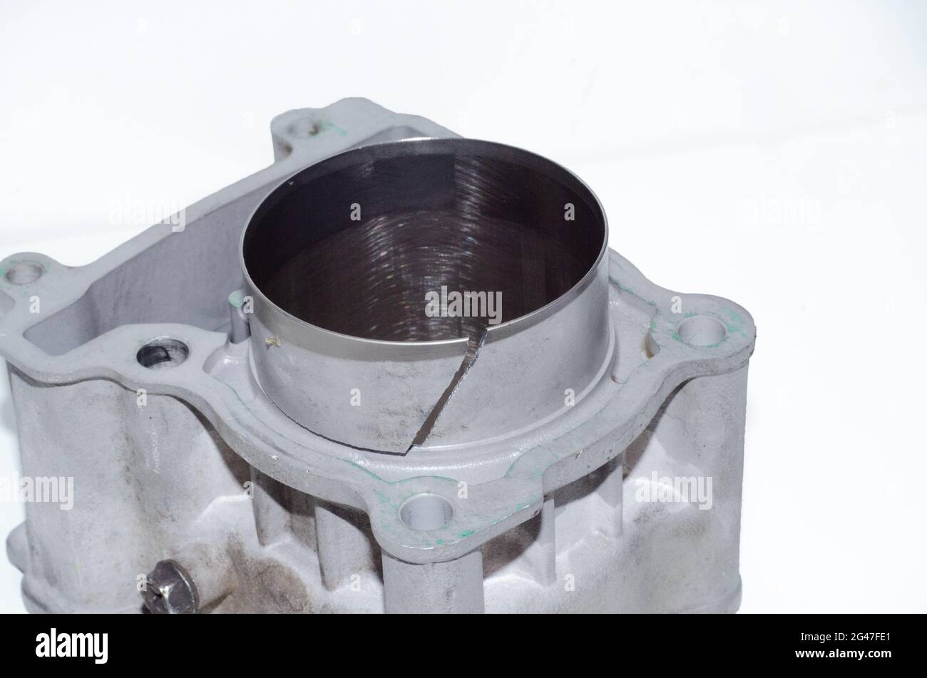 Cracked cylinder hi-res stock photography and images - Alamy