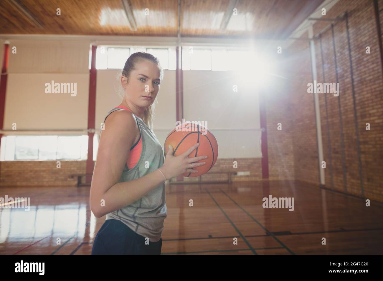 High school basketball girl hi-res stock photography and images - Alamy