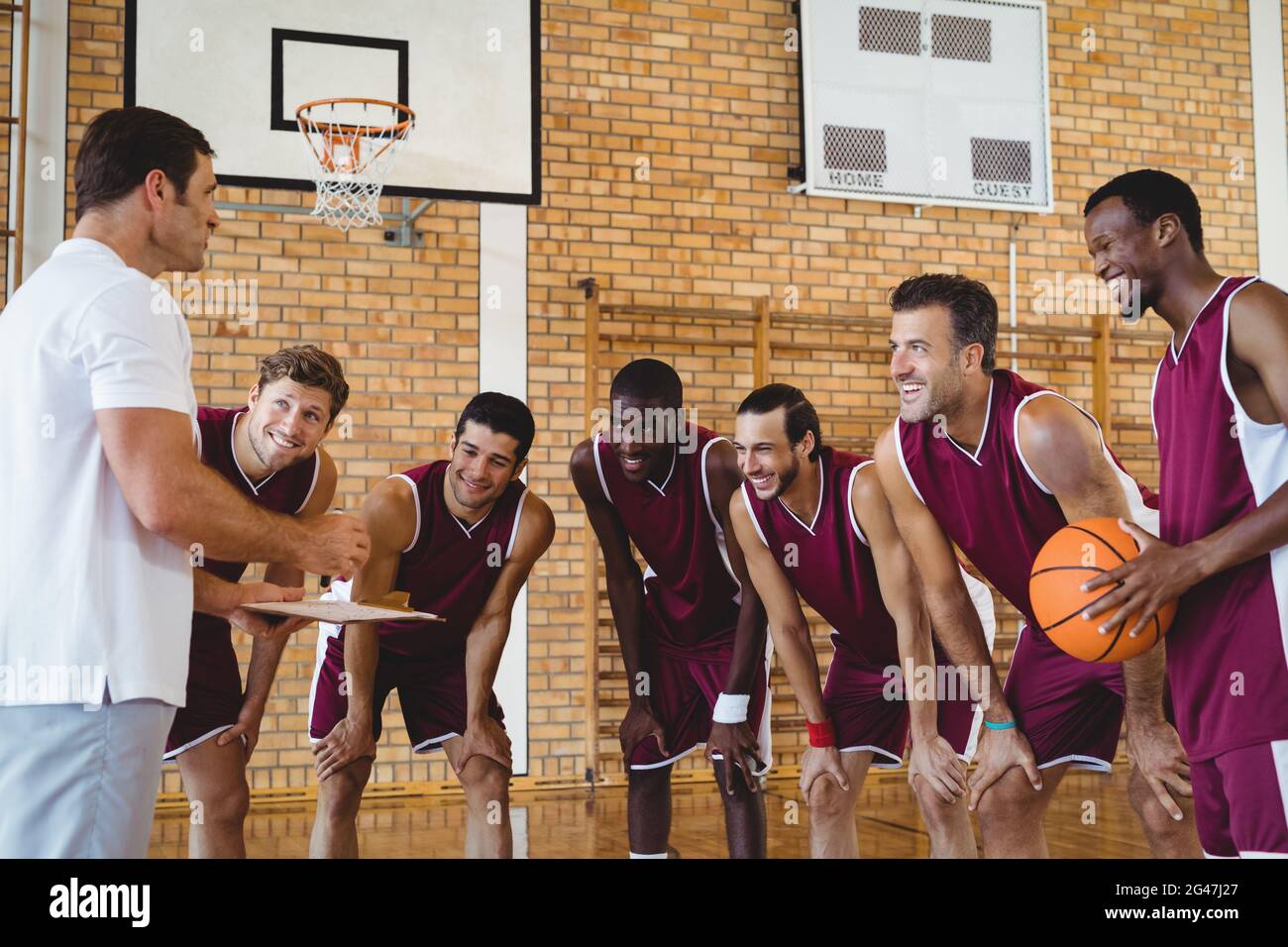 Basketball coach explaining game strategy hi-res stock photography and ...