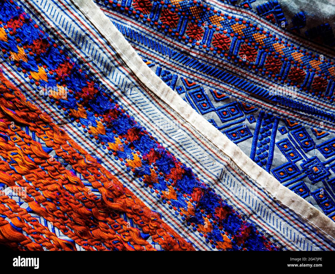 Muga silk cloth hi-res stock photography and images - Alamy
