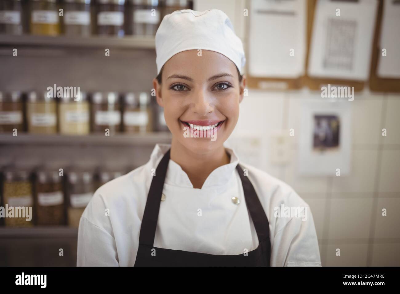 Standing commercial kitchen hi-res stock photography and images - Alamy