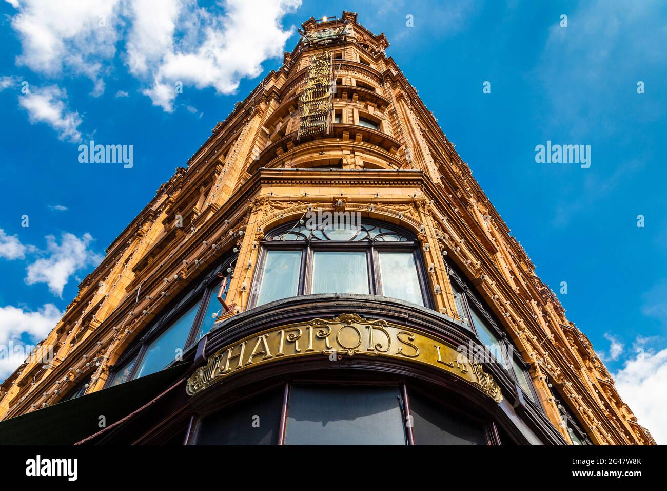 Luxury architecture hi-res stock photography and images - Alamy