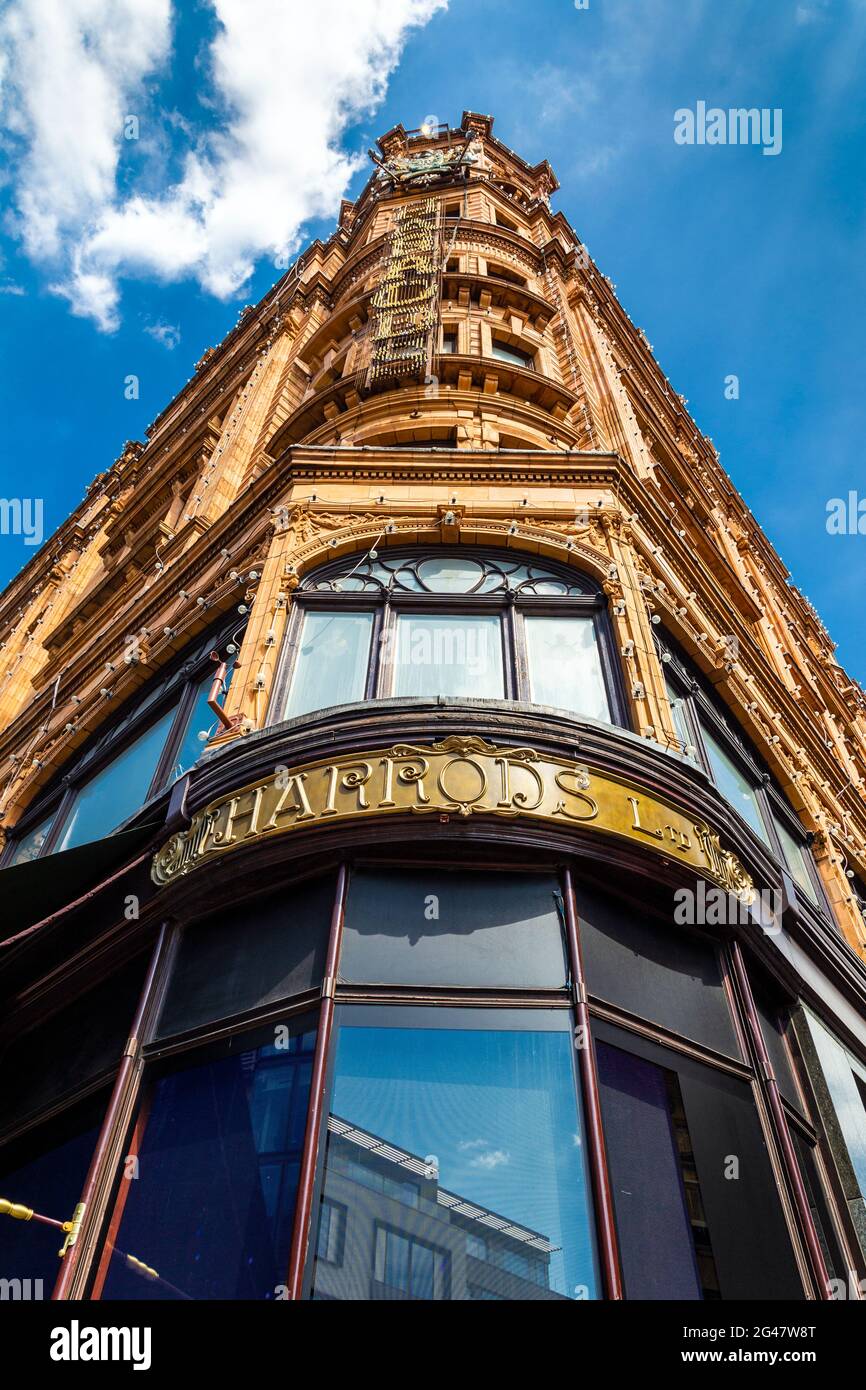 Exterior of Harrods luxury department store in Knightsbridge, London ...