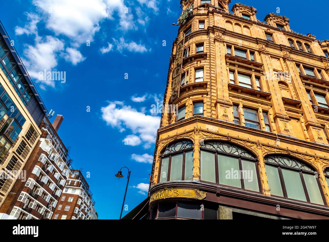 Exterior of Harrods luxury department store in Knightsbridge, London ...