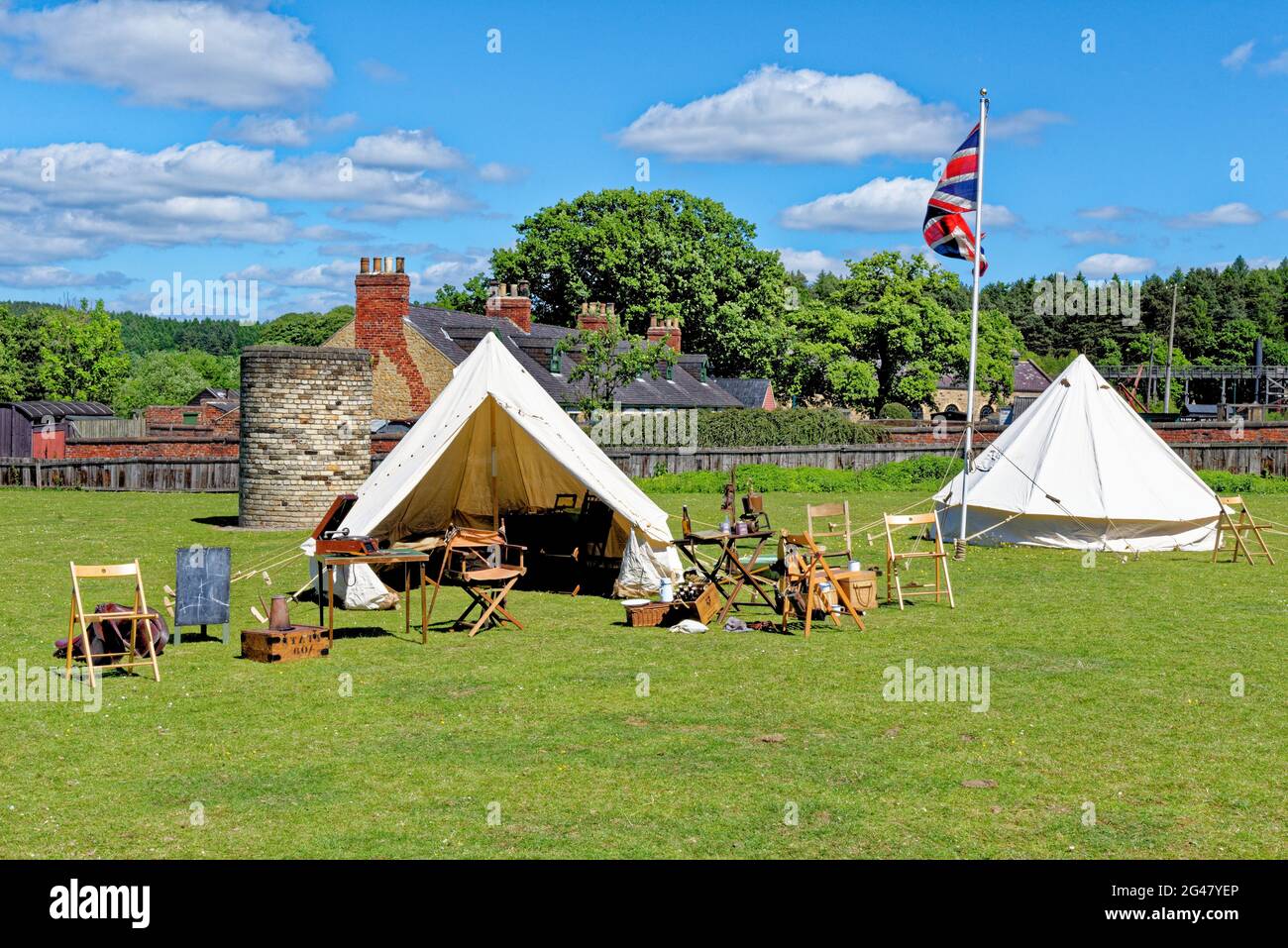 Army camp uk ww2 hi-res stock photography and images - Alamy