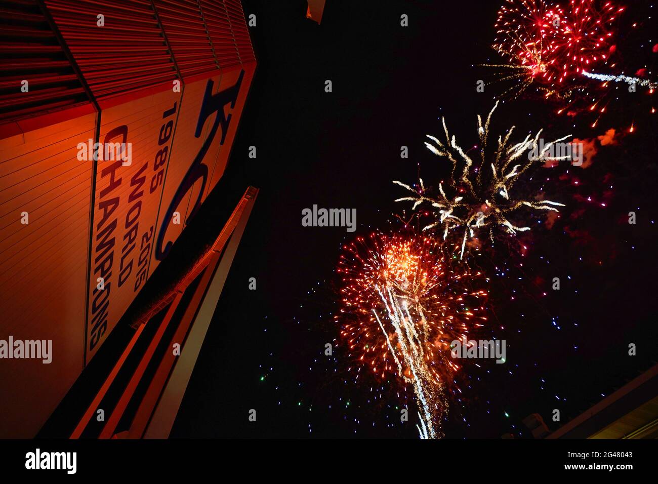 Fireworks 3 jpg hi-res stock photography and images - Alamy