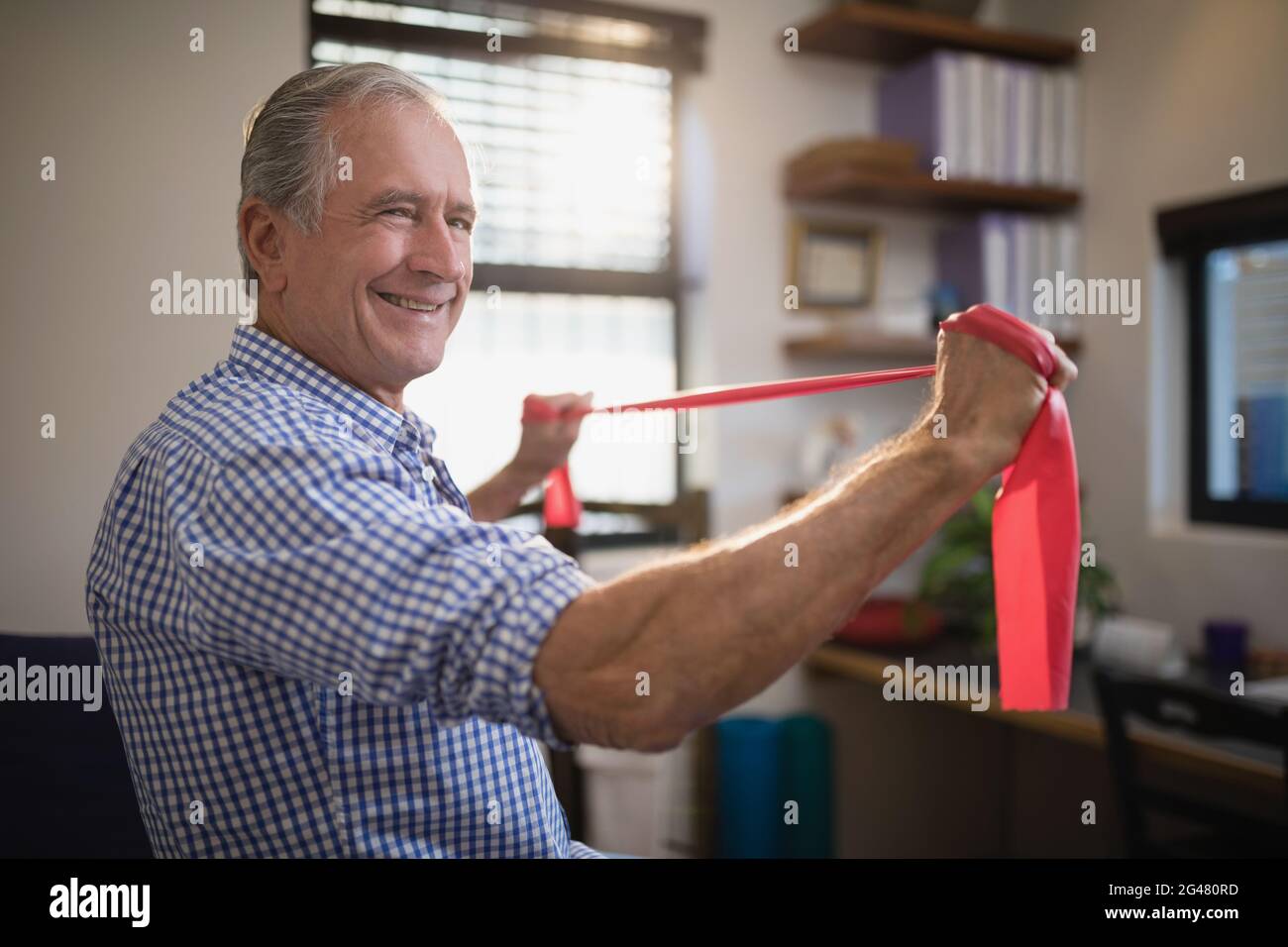 Clinic pulling patient hi-res stock photography and images - Alamy