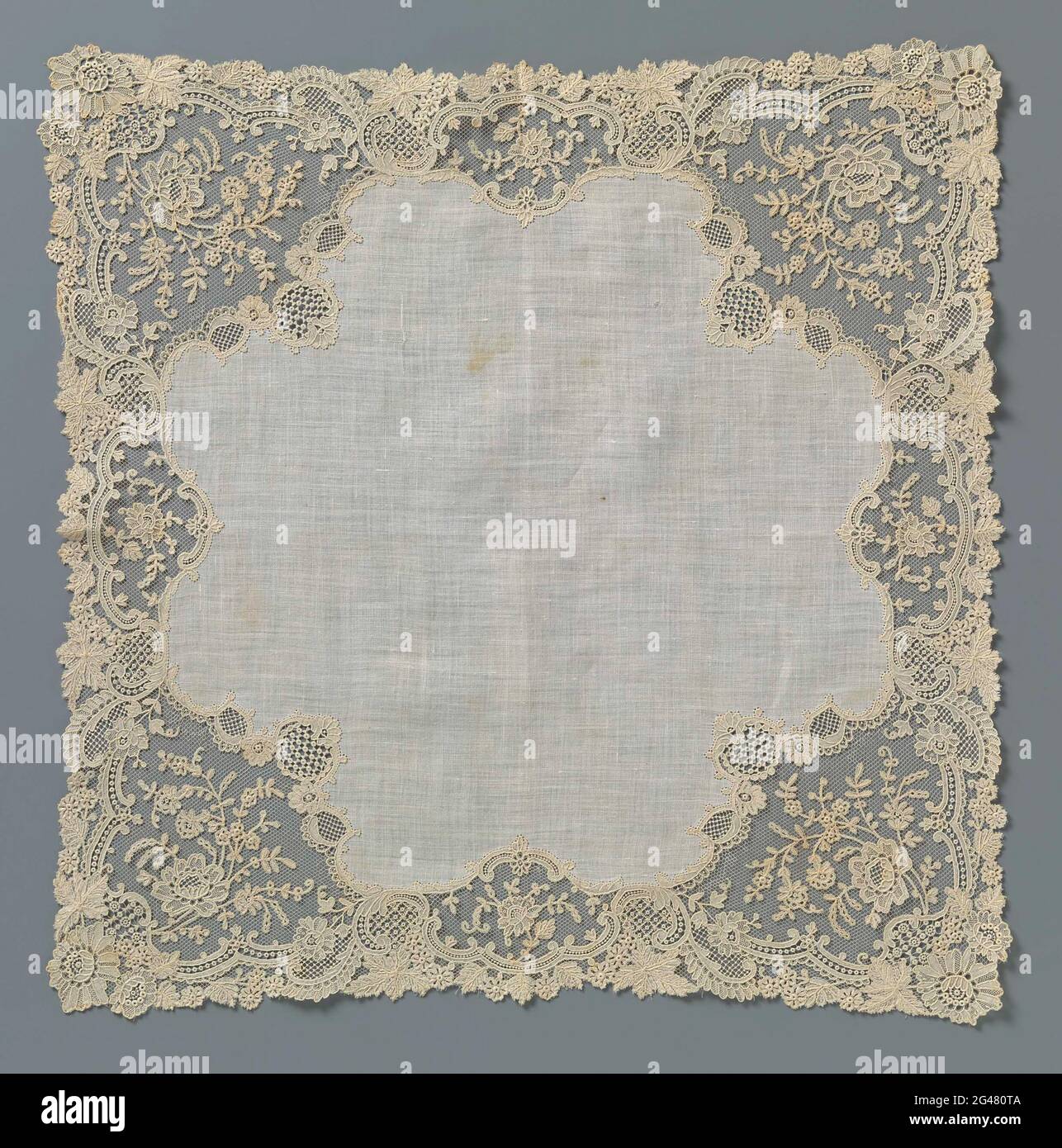 Sixteen lobed edge hi-res stock photography and images - Alamy