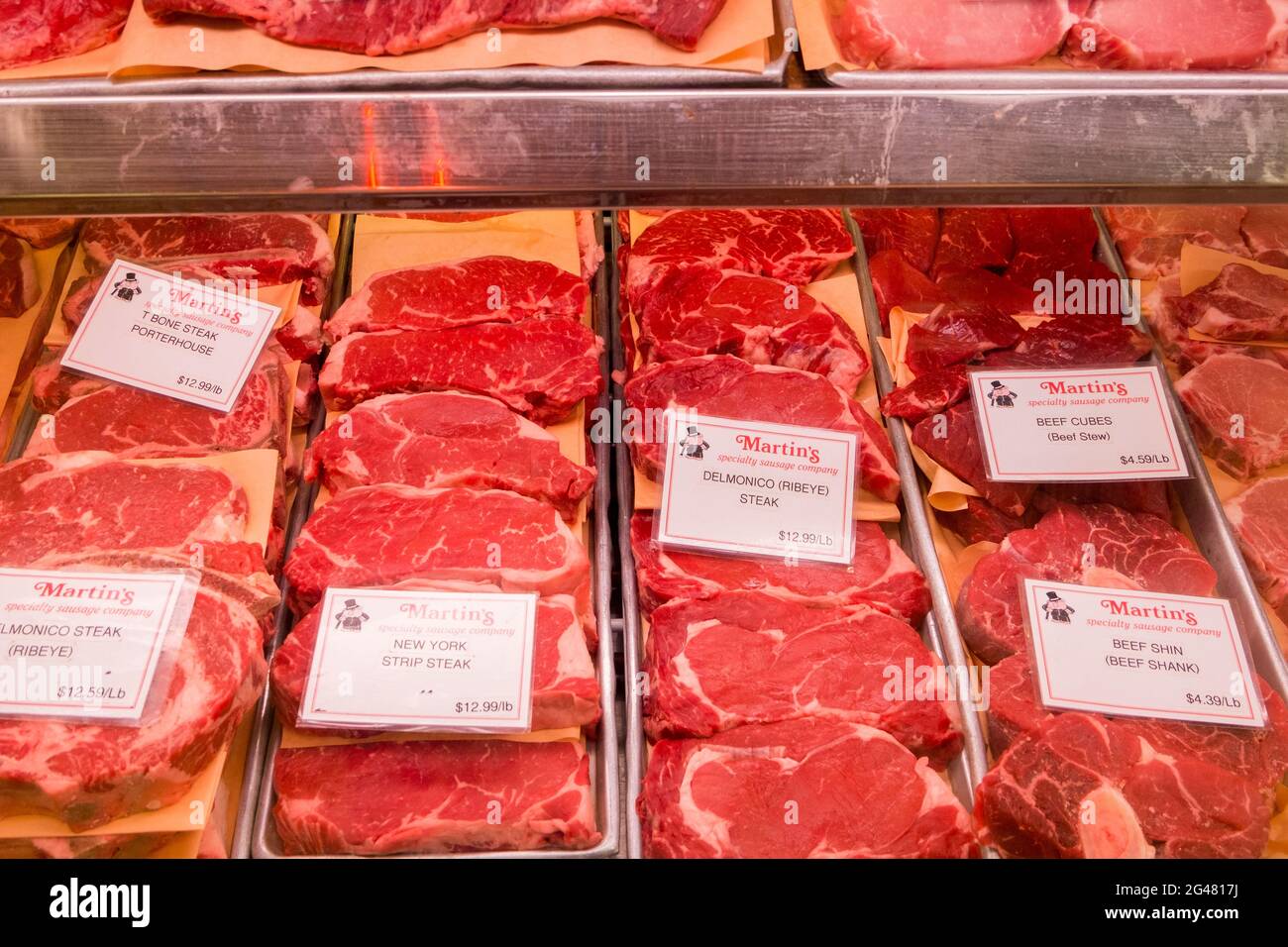Meat display case hi-res stock photography and images - Alamy