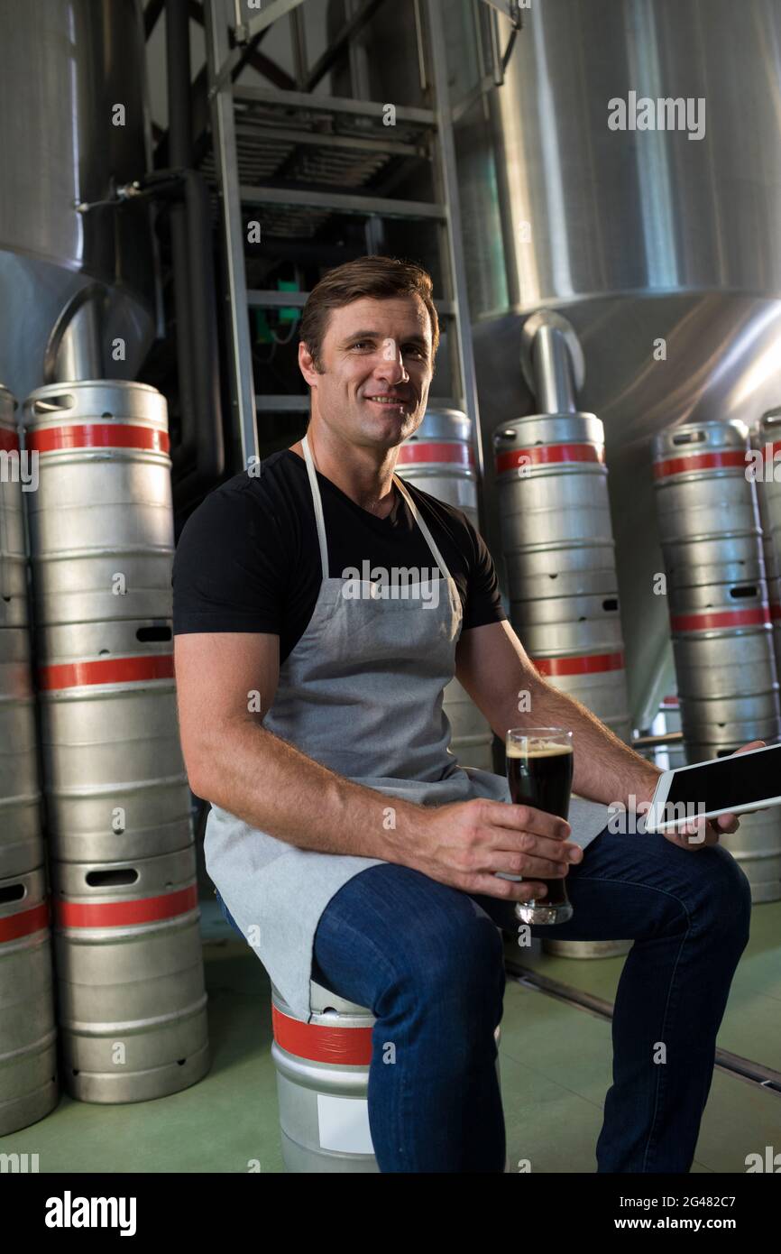 Glass industry stack warehouse hi-res stock photography and images - Alamy