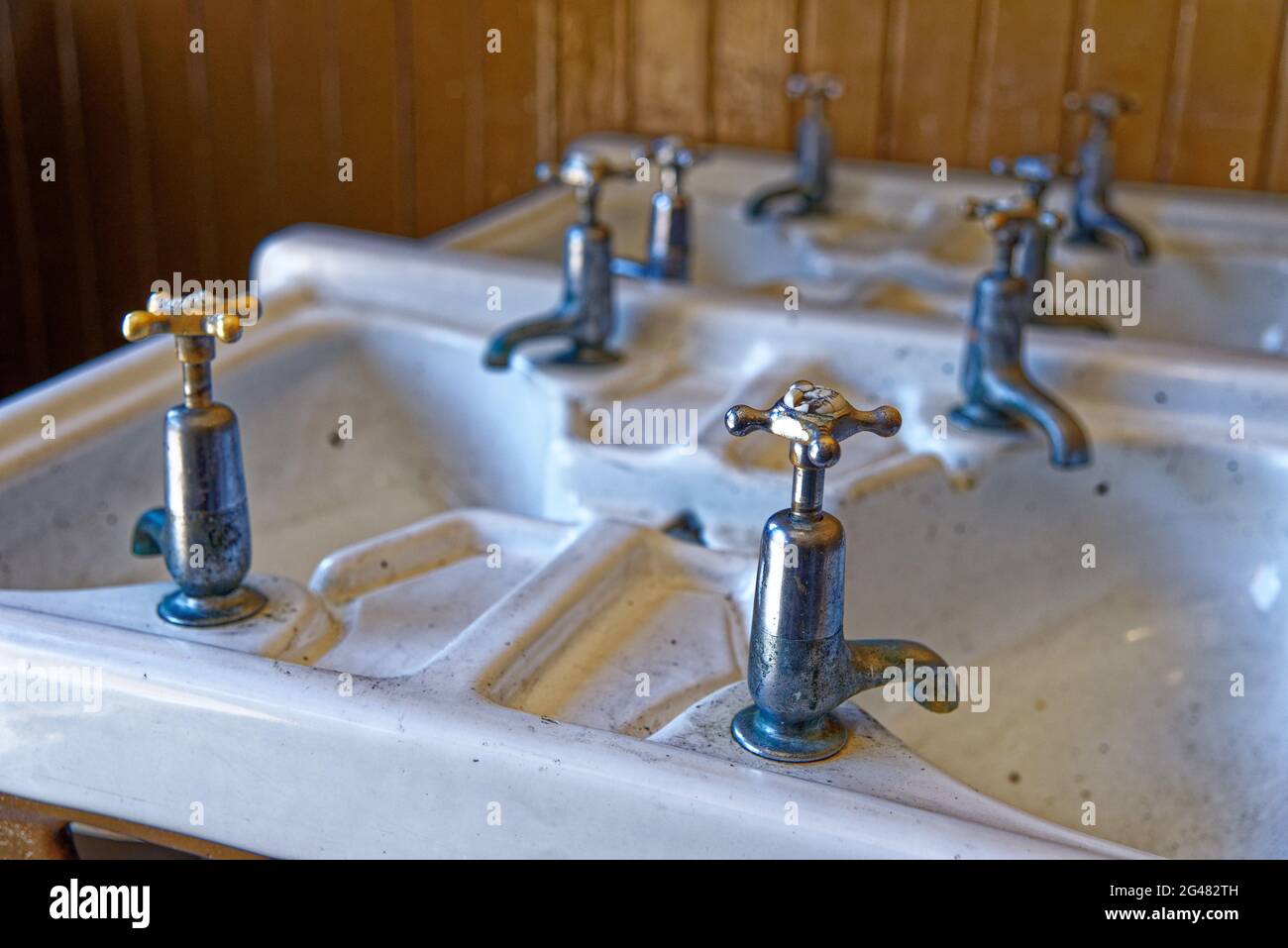Interior school sink washbasin hi-res stock photography and images - Alamy