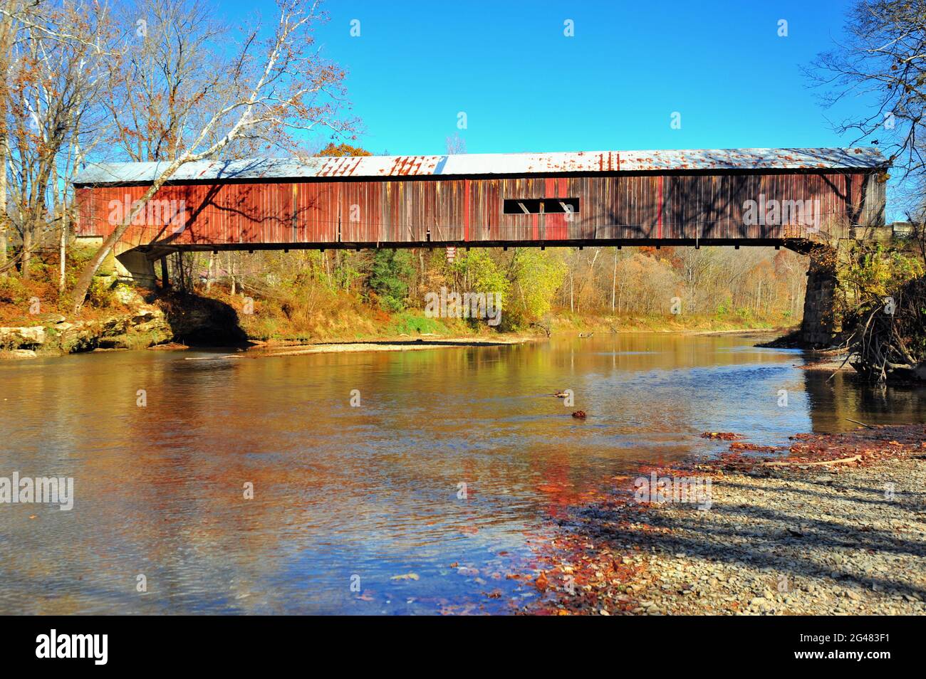 Covered bridges hi-res stock photography and images - Alamy