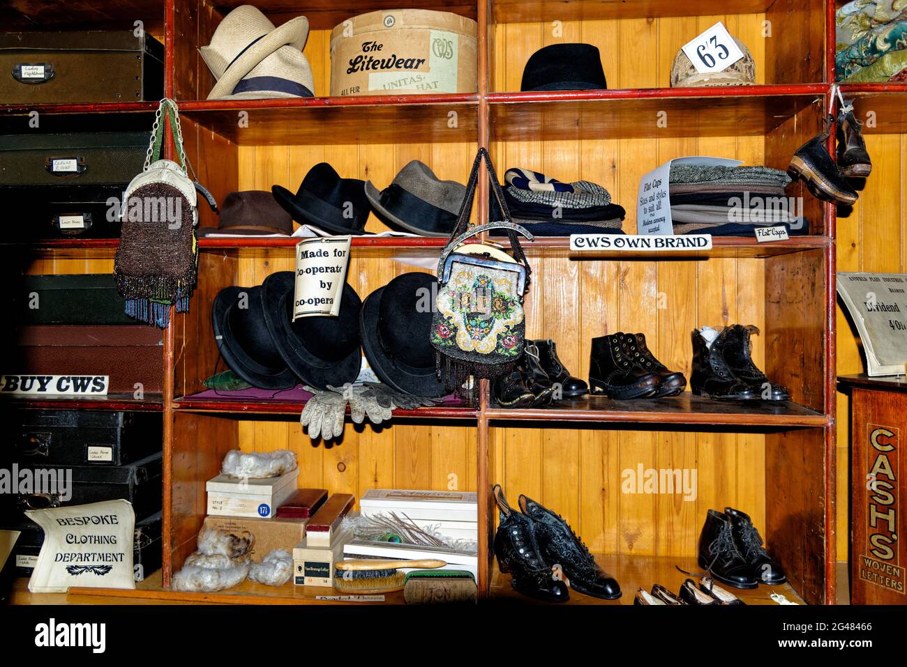 Victorian hat stand hi-res stock photography and images - Alamy