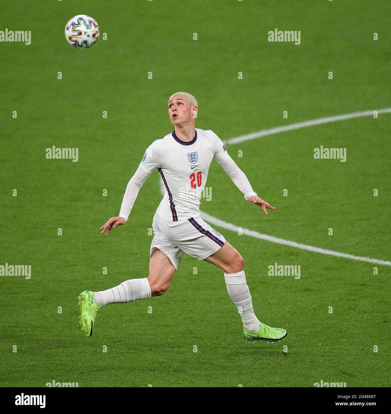 Phil foden euros hi-res stock photography and images - Alamy