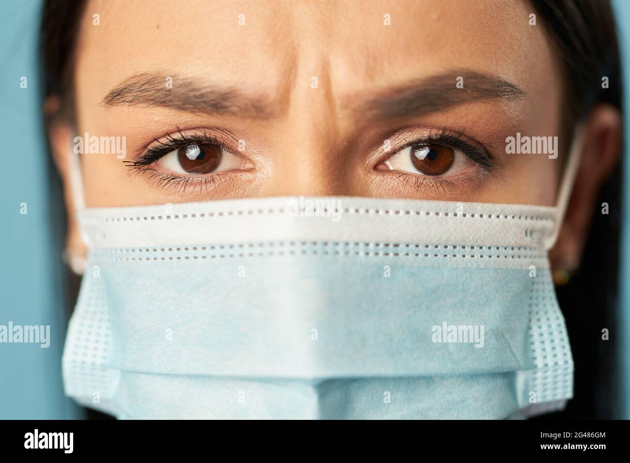 Perplexed lady hi-res stock photography and images - Alamy