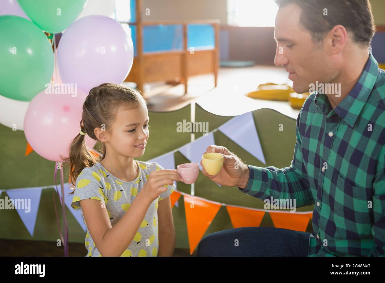 Father daughter tea party hi-res stock photography and images - Alamy
