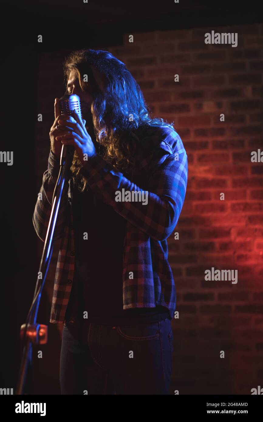 Smart singer hi-res stock photography and images - Alamy