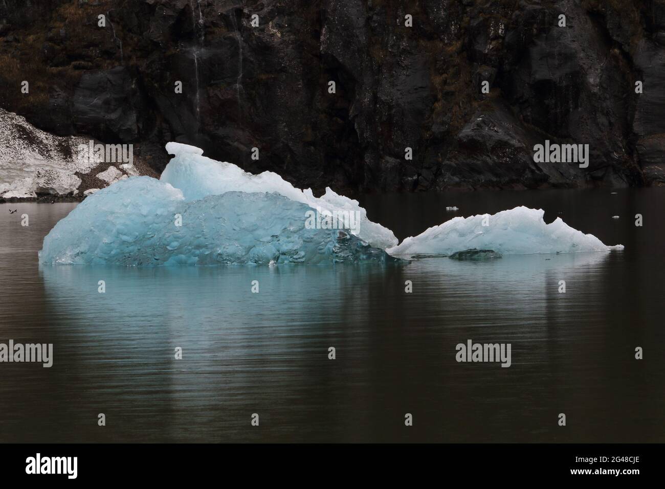 Very shiny snow with reflections hi-res stock photography and images ...