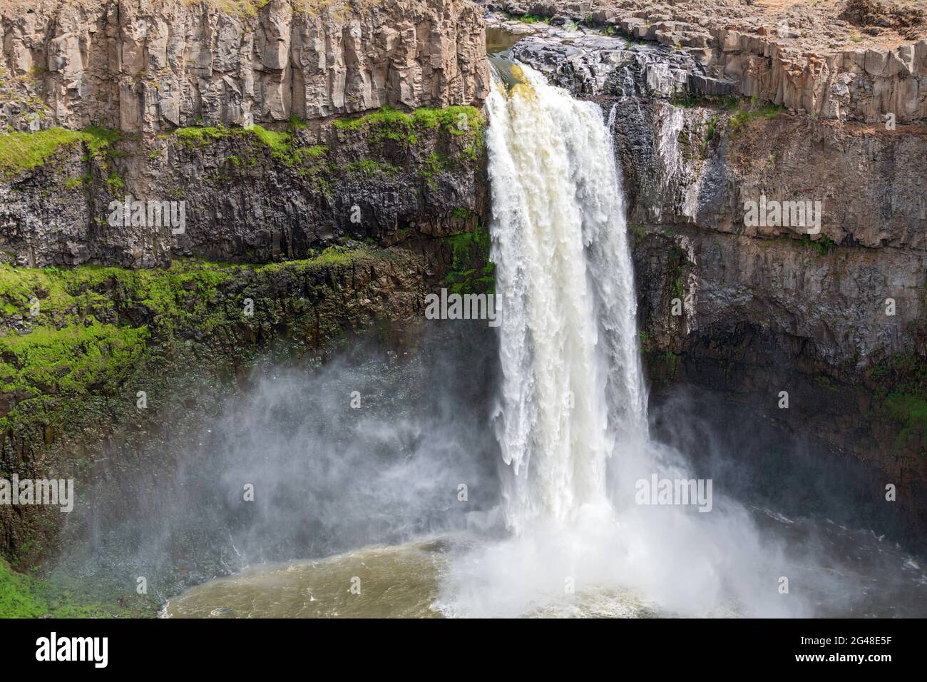 The waterfall at Palouse Falls State Park in Washington, USA Stock ...