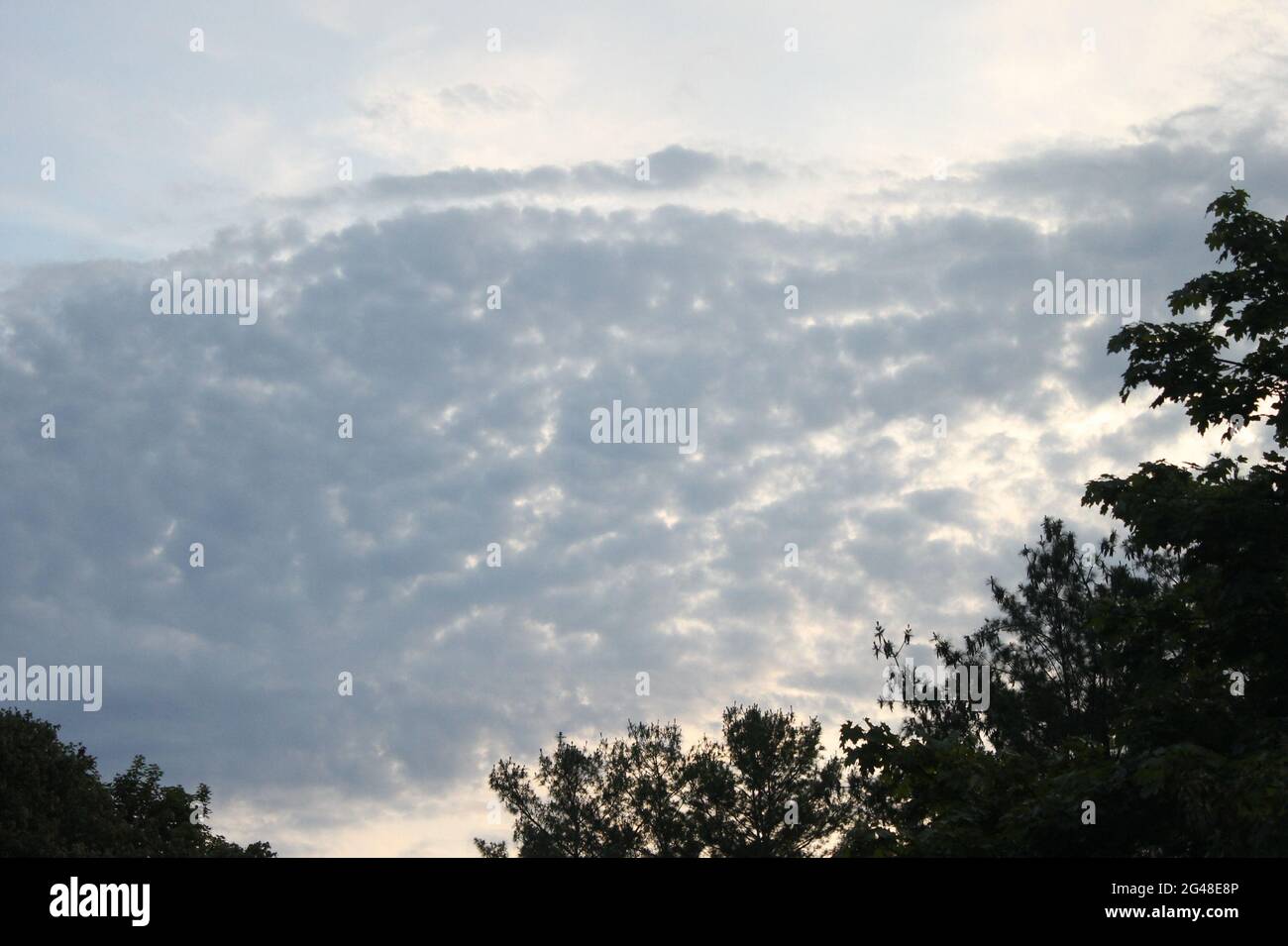 Cloud gazing hi-res stock photography and images - Alamy
