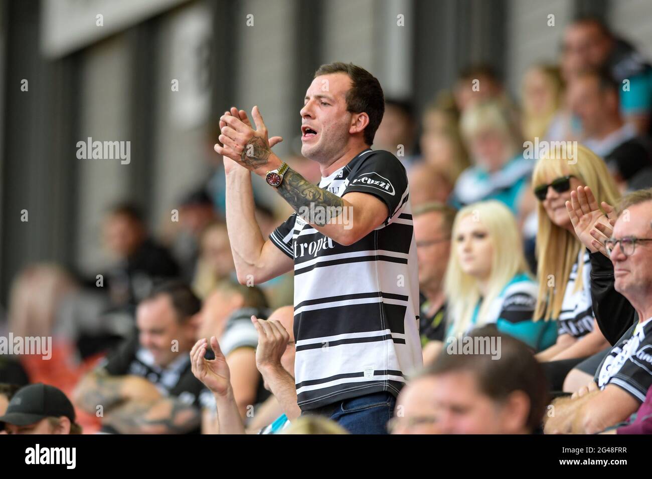 Hull fc fan hi-res stock photography and images - Alamy