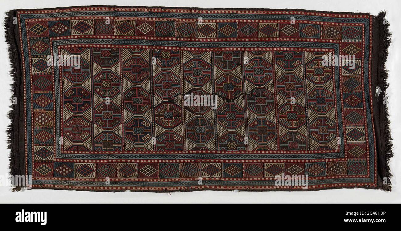Carpet with infinite report of staggered rows Continuous gul, edge with ...