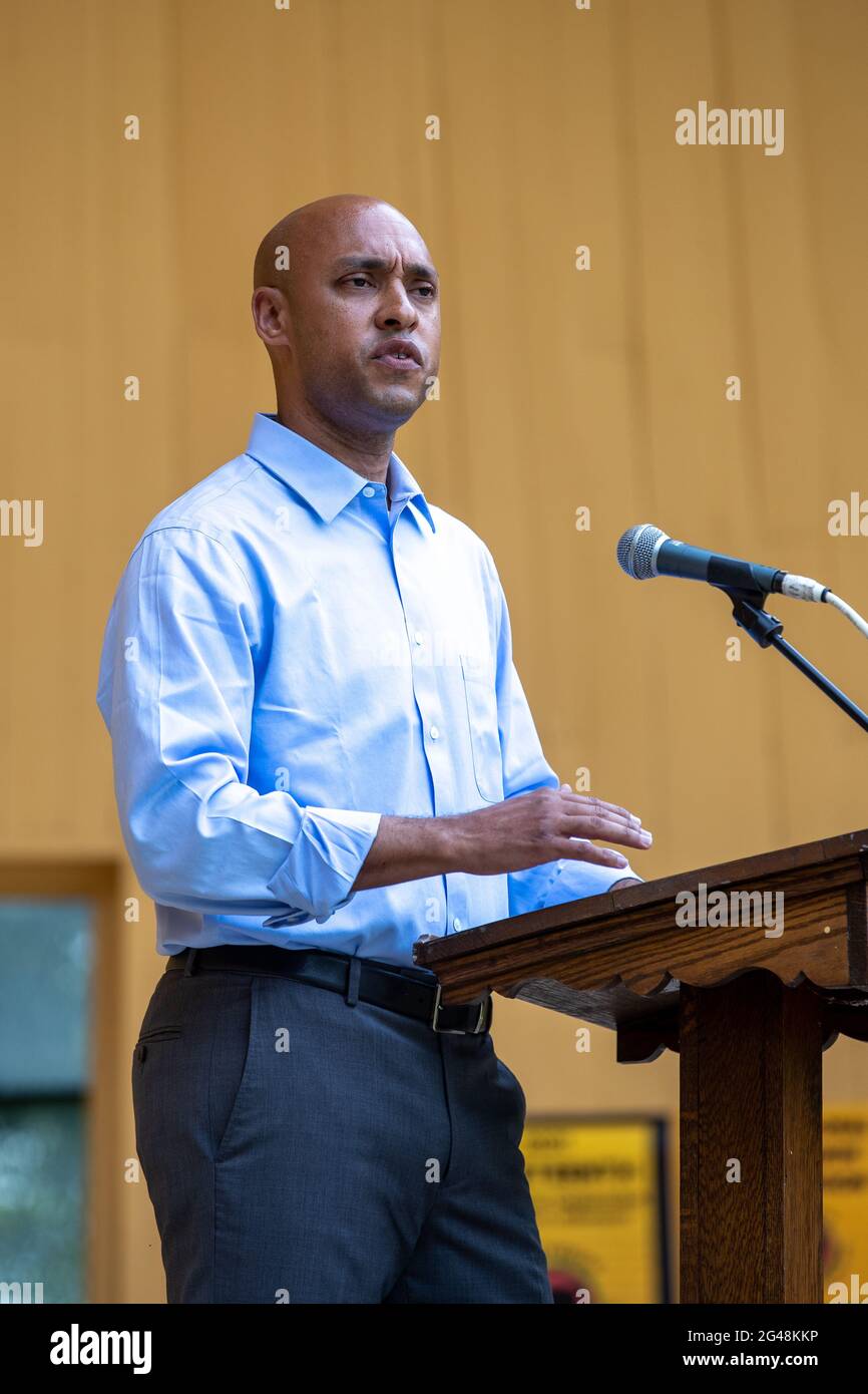Derek slaughter hi-res stock photography and images - Alamy