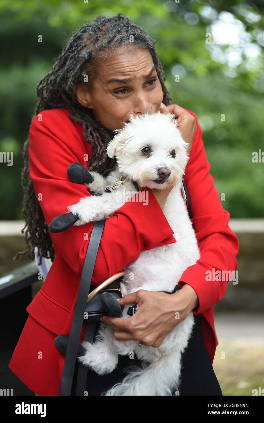 Maya wiley hi-res stock photography and images - Alamy