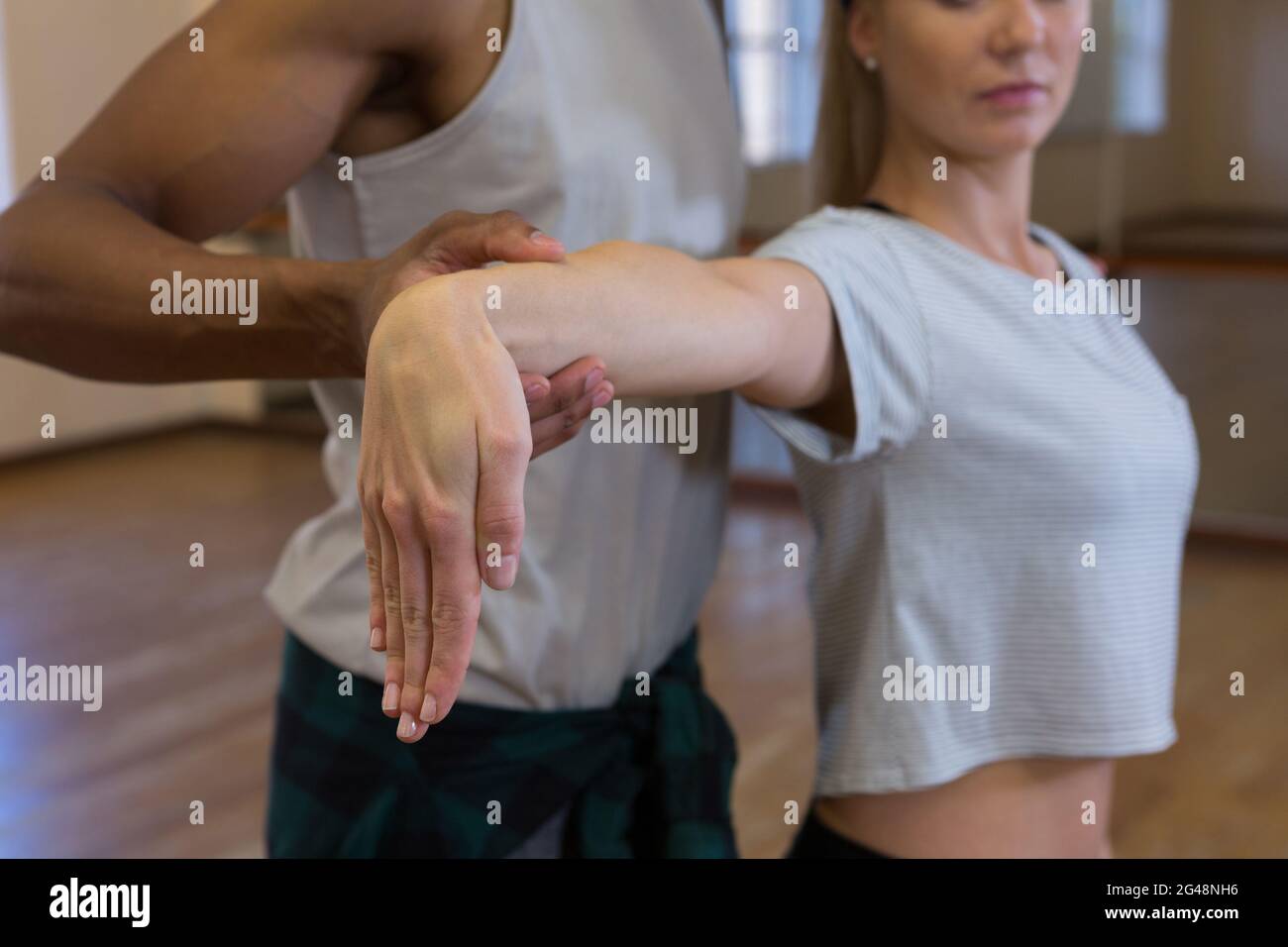 Female dancer friend practicing hi-res stock photography and images - Alamy