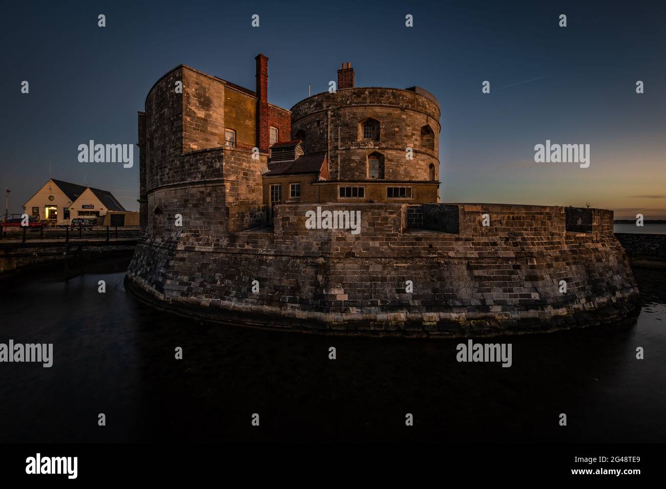Calshot Castle at Calshot Stock Photo - Alamy