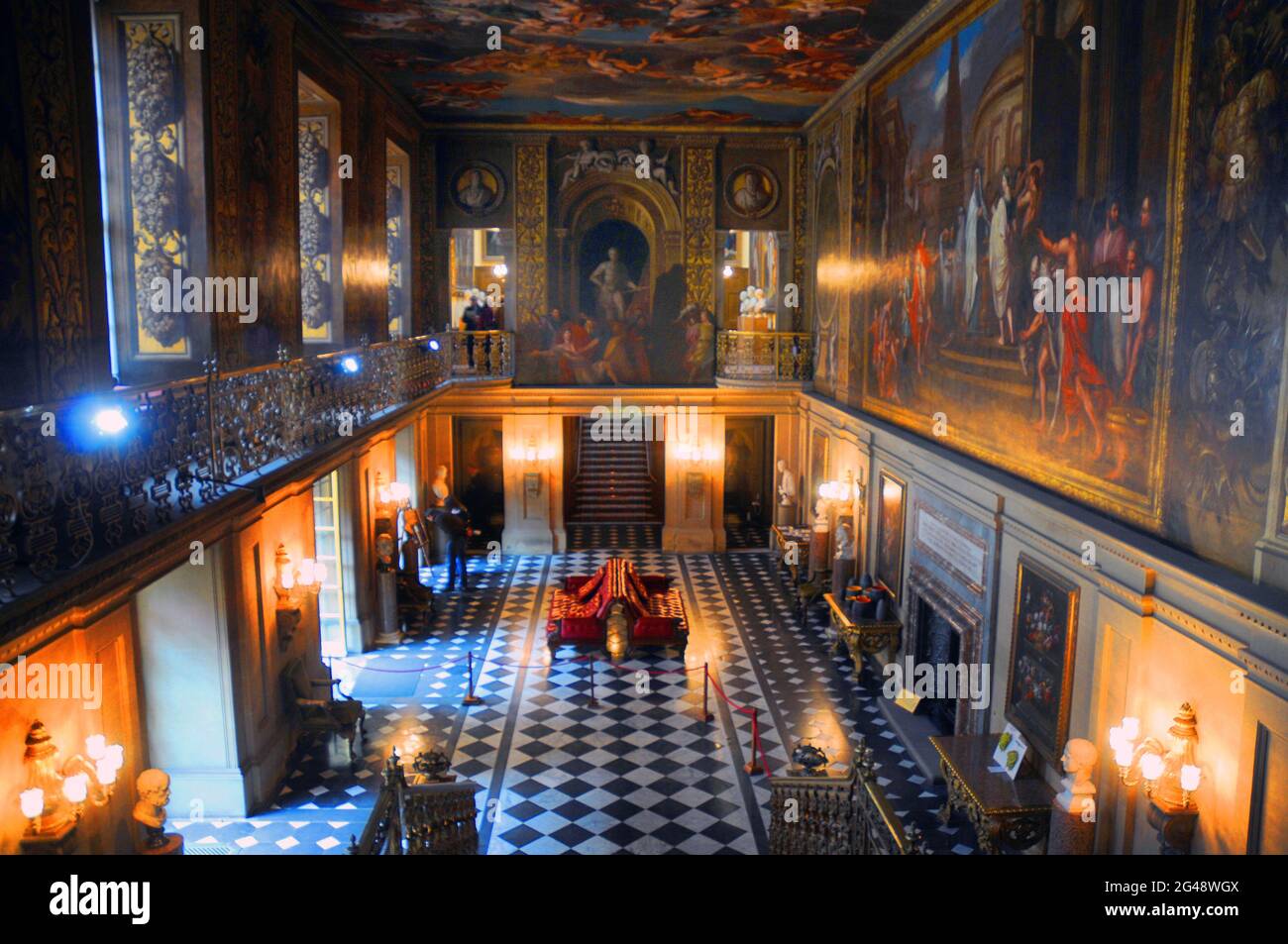 Chatsworth house hall hi-res stock photography and images - Alamy