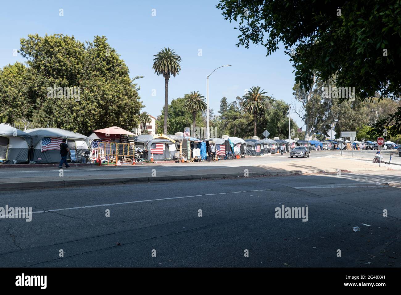 La homeless tents hi-res stock photography and images - Alamy