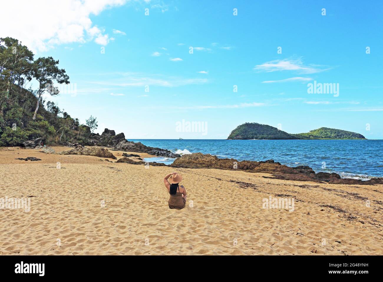 Taking in the Palm Cove beach view to Double Island offshore in the ...