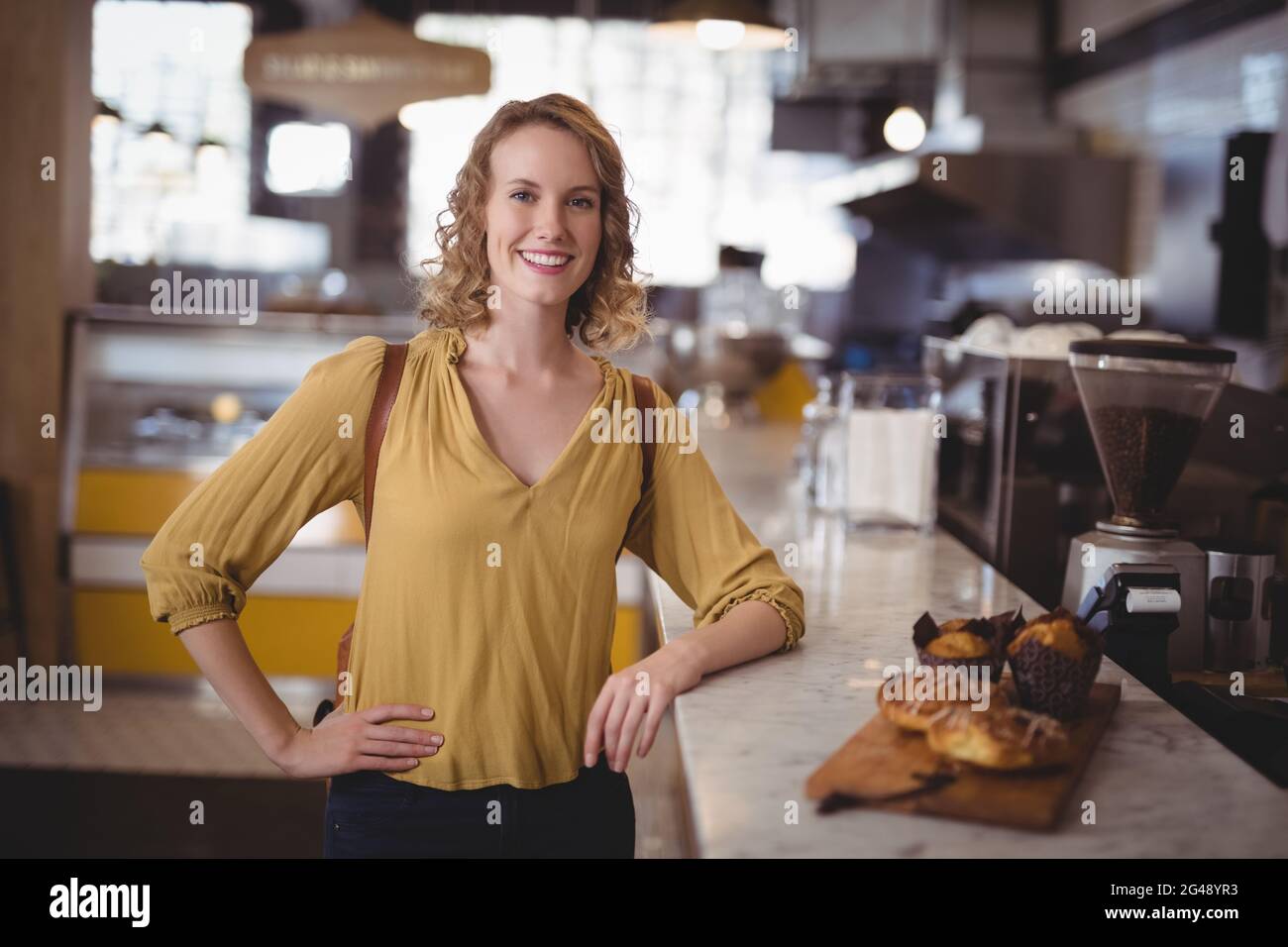 Customer standing at counter hi-res stock photography and images - Alamy