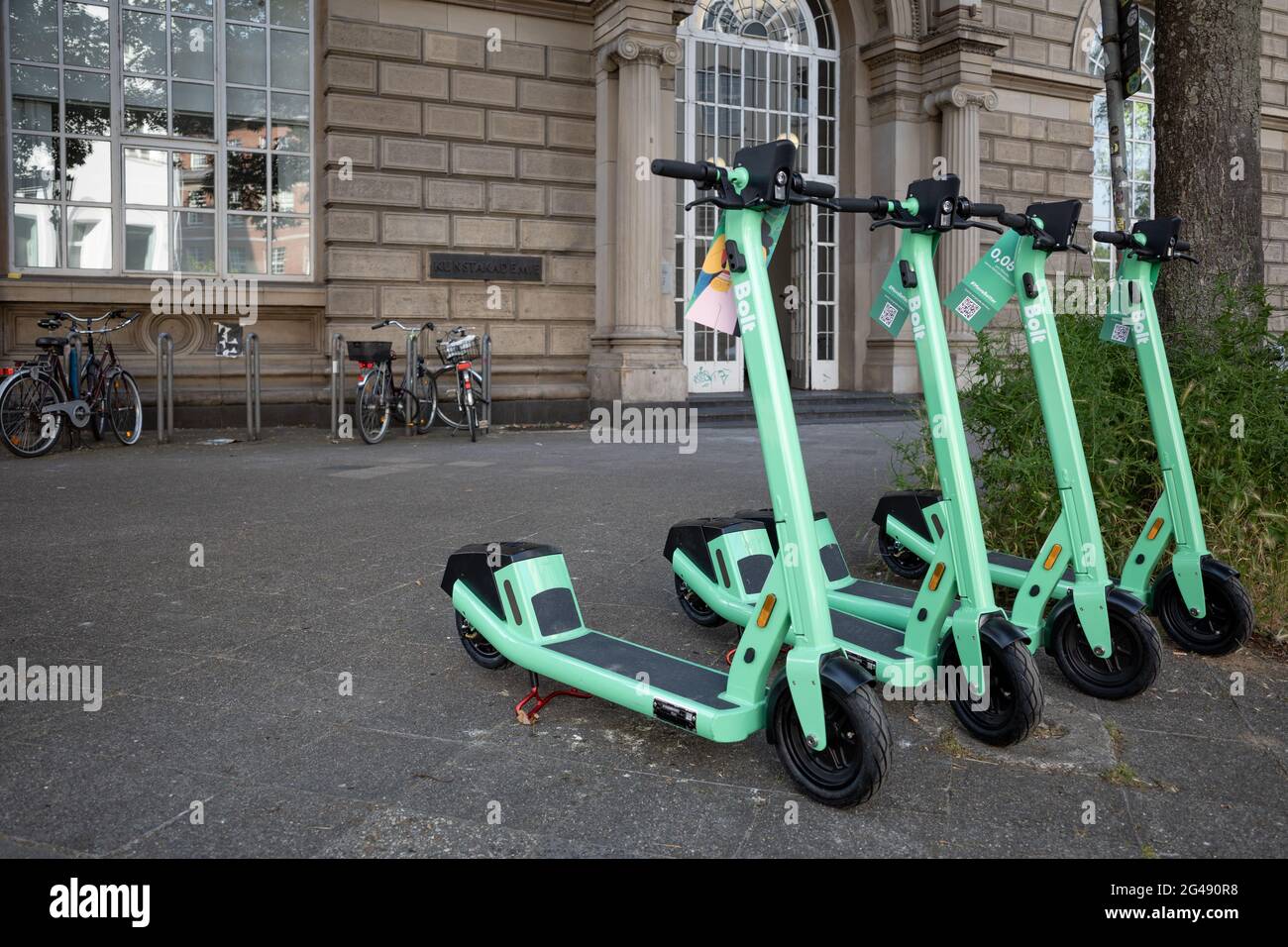 Bolt e scooter hi-res stock photography and images - Alamy