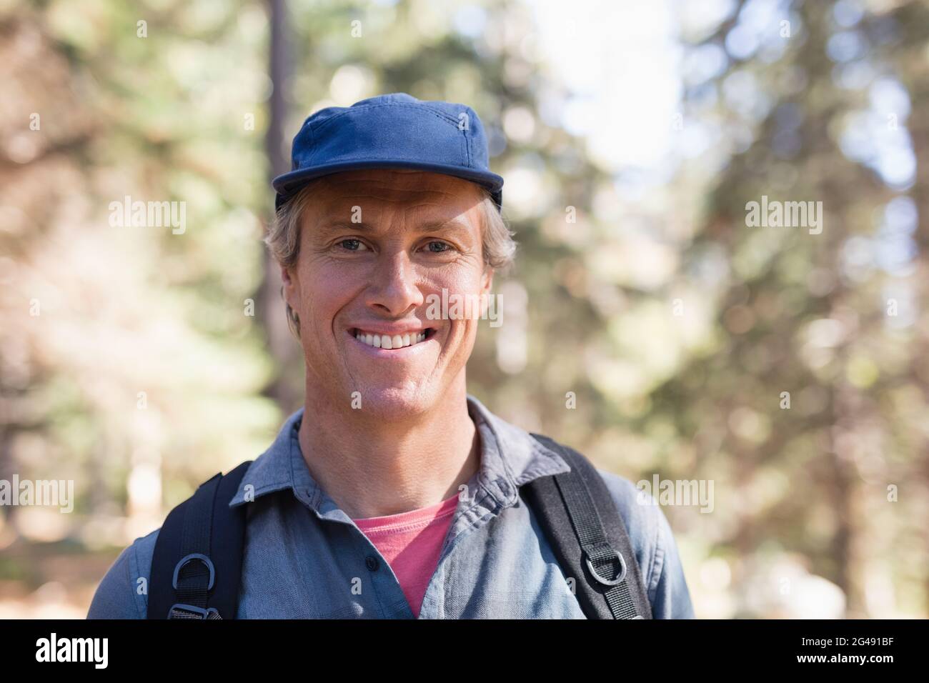 Hiker wearing backpack enjoying hi-res stock photography and images - Alamy