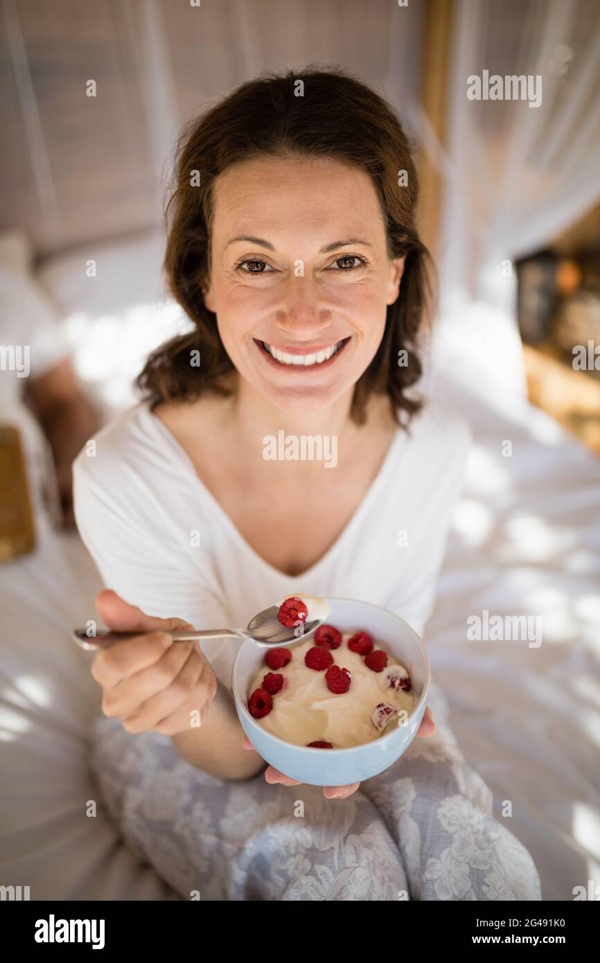 One woman sitting breakfast summer hi-res stock photography and images ...