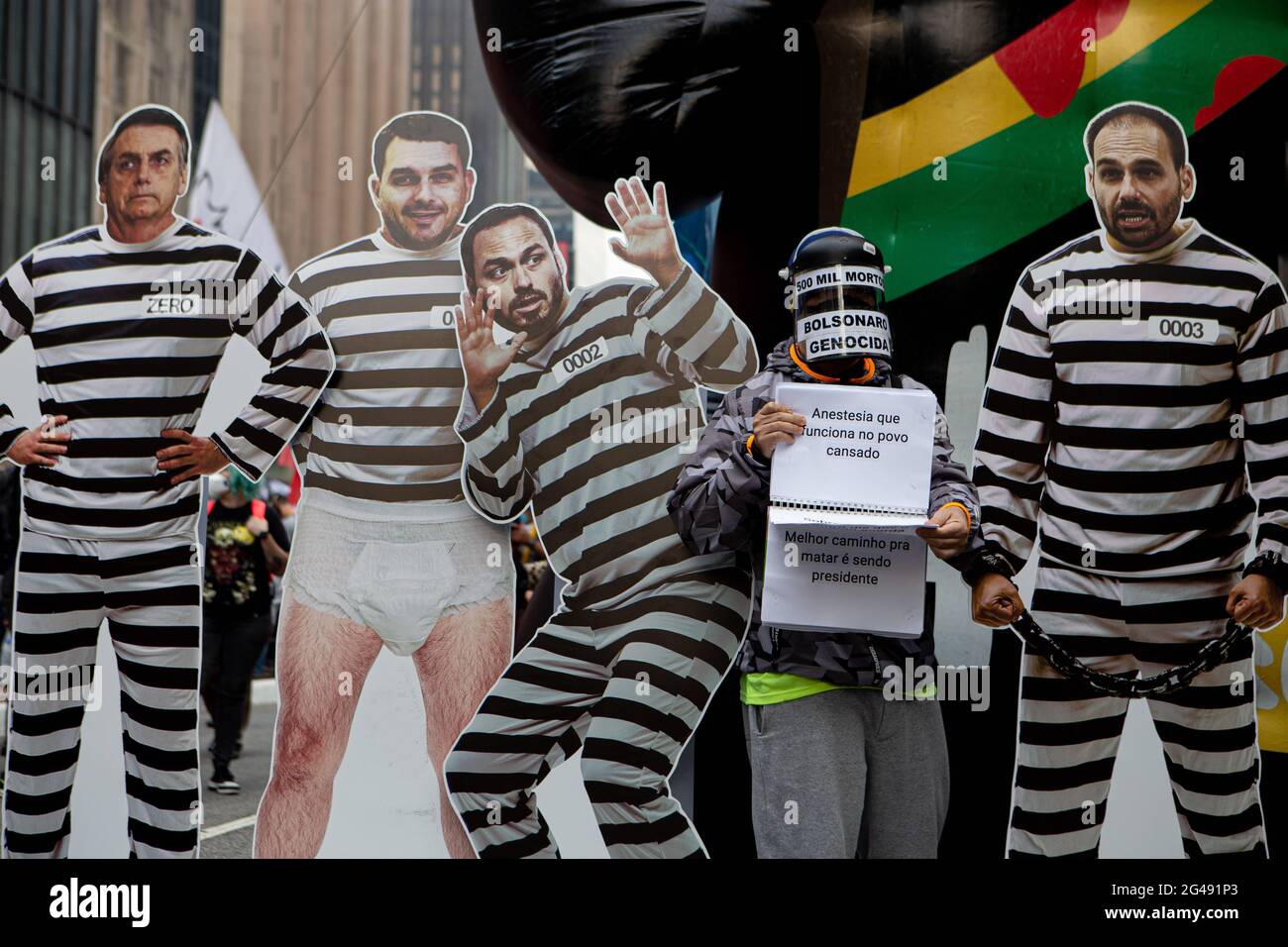 Opposition movements hi-res stock photography and images - Alamy