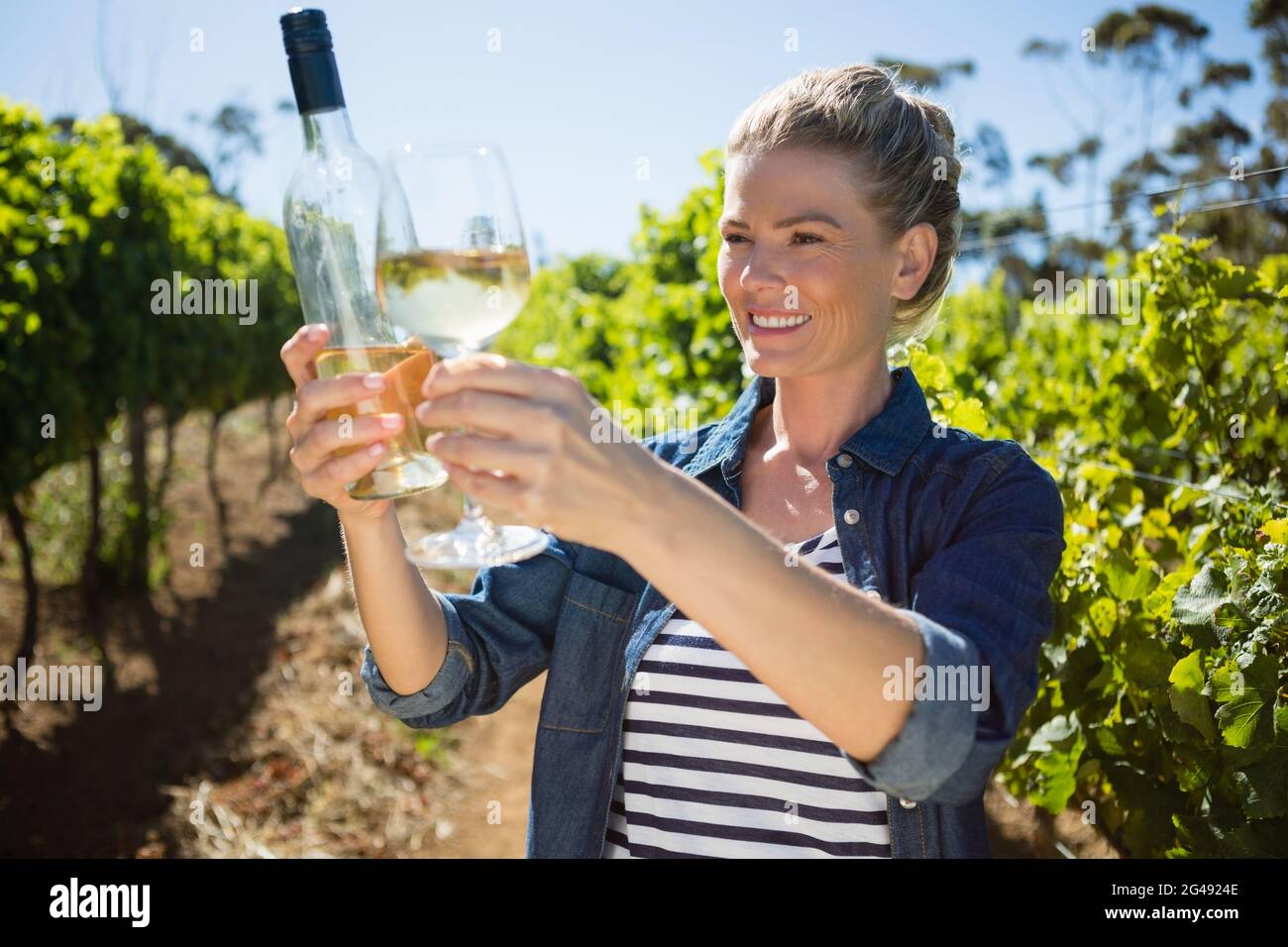 Female vintner hi-res stock photography and images - Alamy