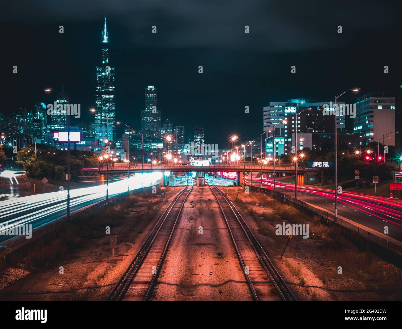Chicago nightscape hi-res stock photography and images - Alamy