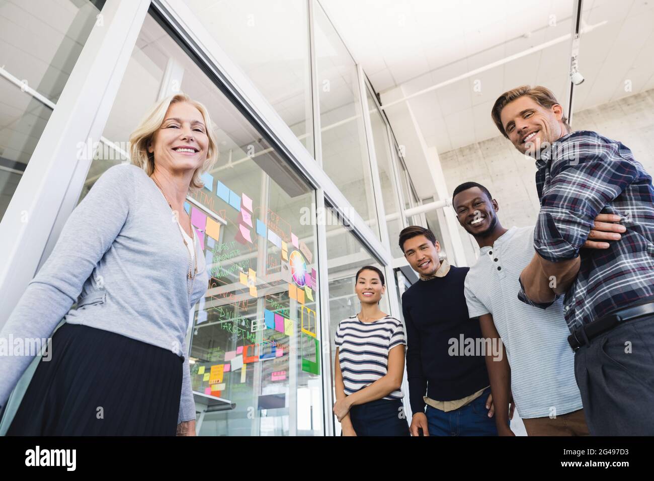 Team business modern low angle hi-res stock photography and images - Alamy