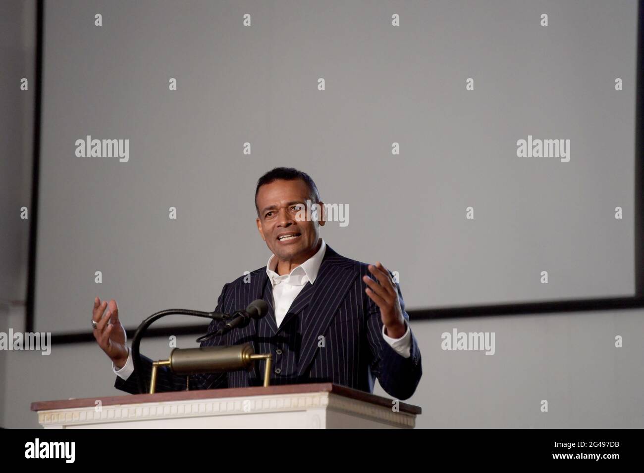 Actress aisha jackson hi-res stock photography and images - Alamy