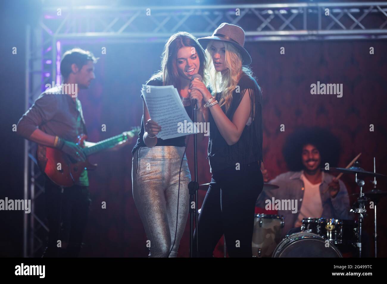 Indian female singer hi-res stock photography and images - Alamy