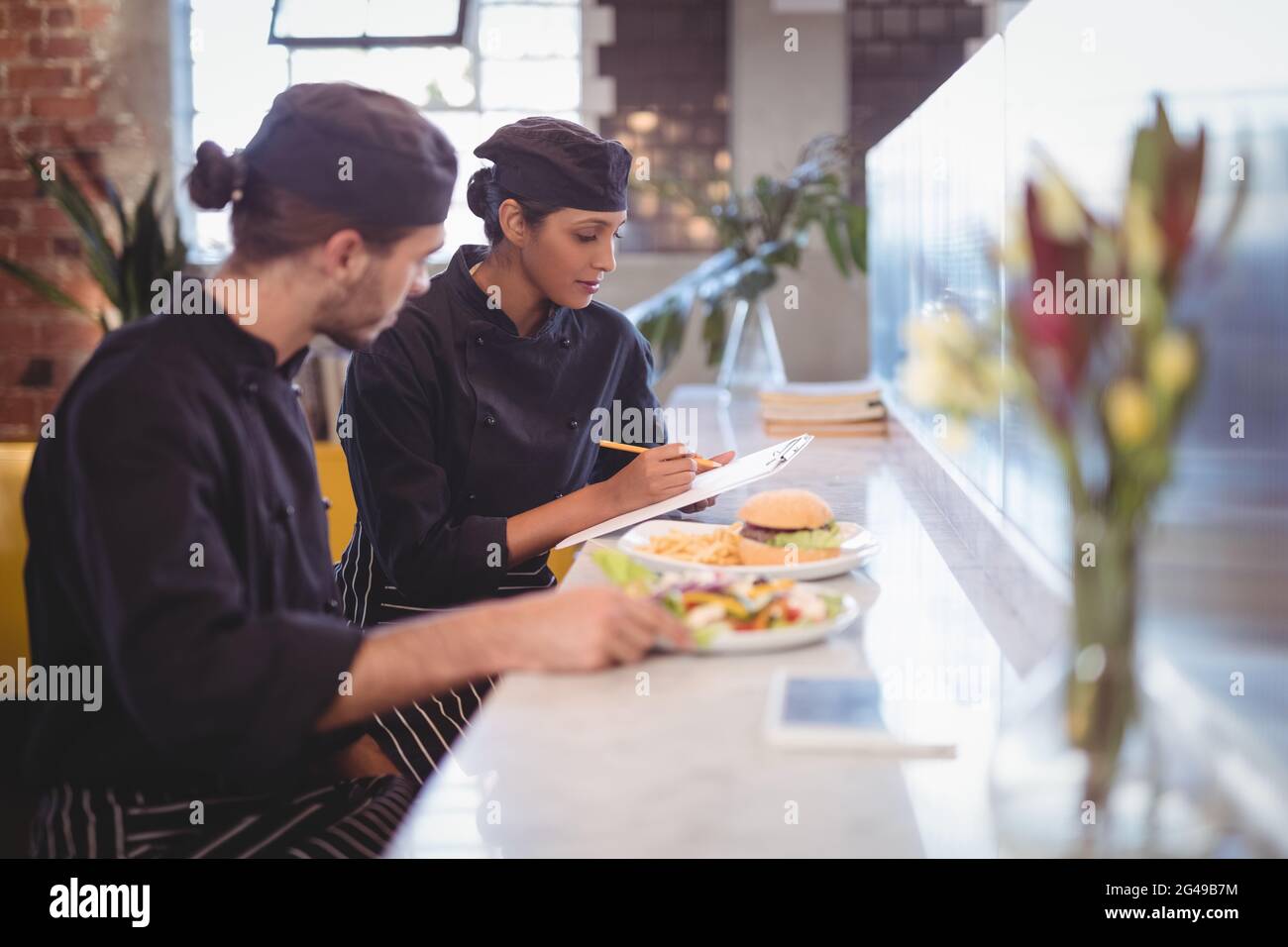 Wait staff hi-res stock photography and images - Alamy