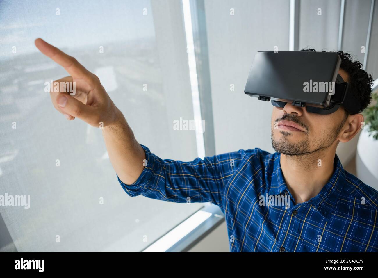 Male executive using virtual hi-res stock photography and images - Alamy