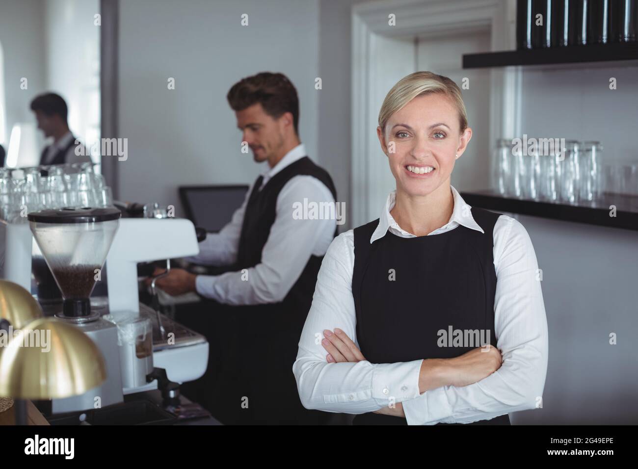 Waiter and waitress formal hi-res stock photography and images - Alamy